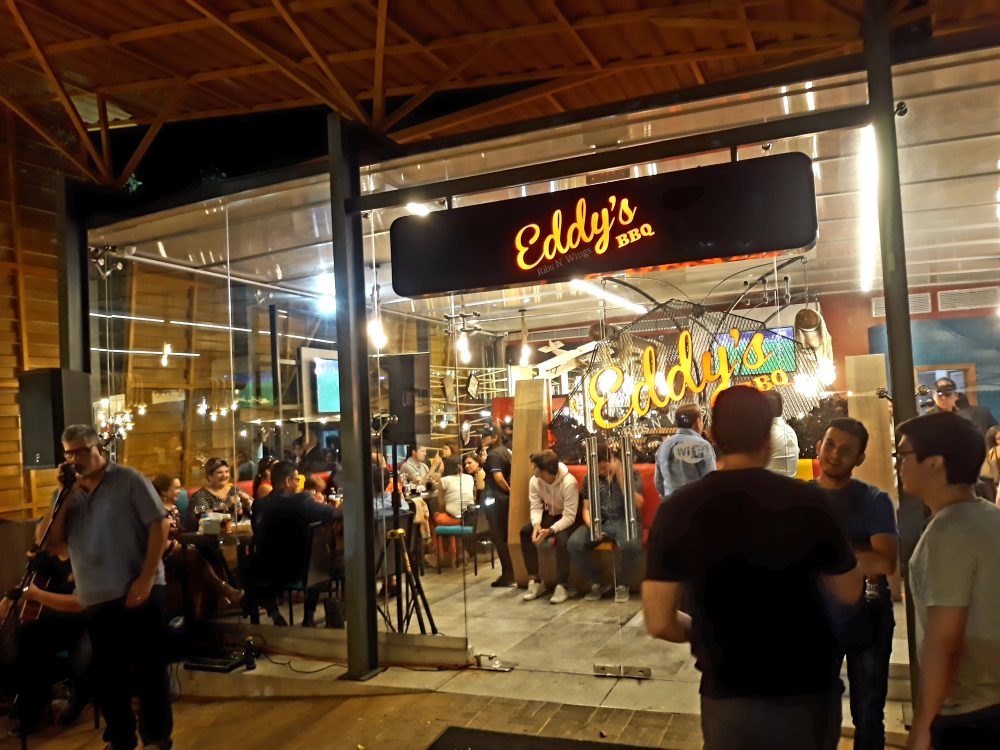Edd´s BBQ inaugura local – EntretenidosEc